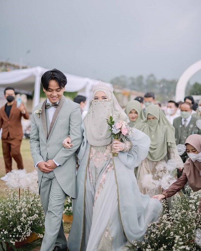 Inspirasi Gaun Pengantin Wafiq Malik, Anggun Nuansa Hijau ...