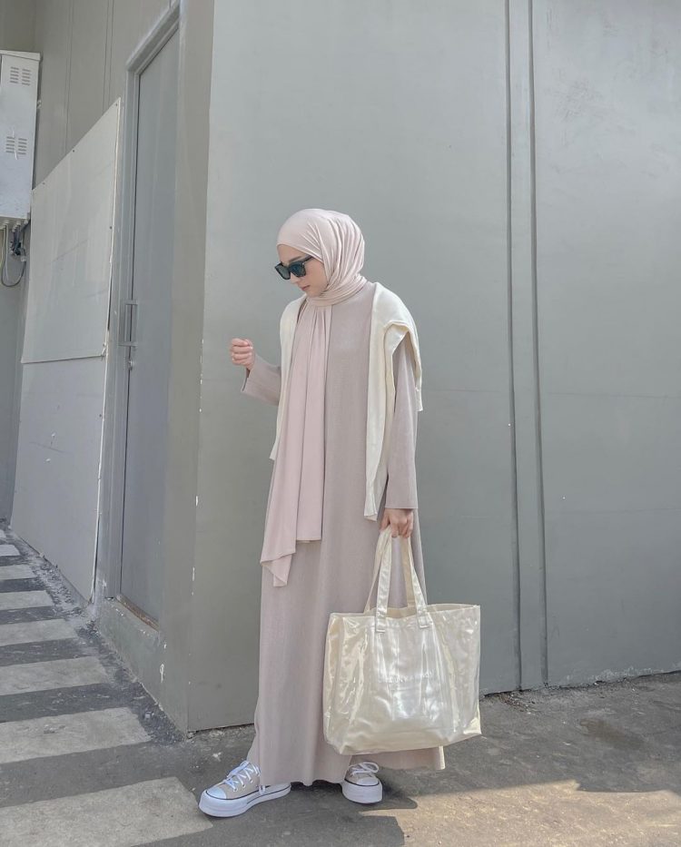 OOTD Denisa Rani Pakai Inner Dres yang Simpel Tapi Fashionable ...